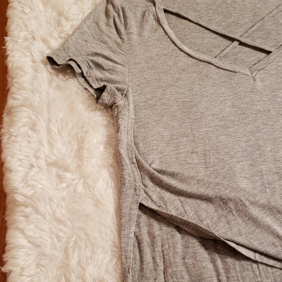 Streetwear Society Essentials | Tops | Sideslit Tee | Poshmark